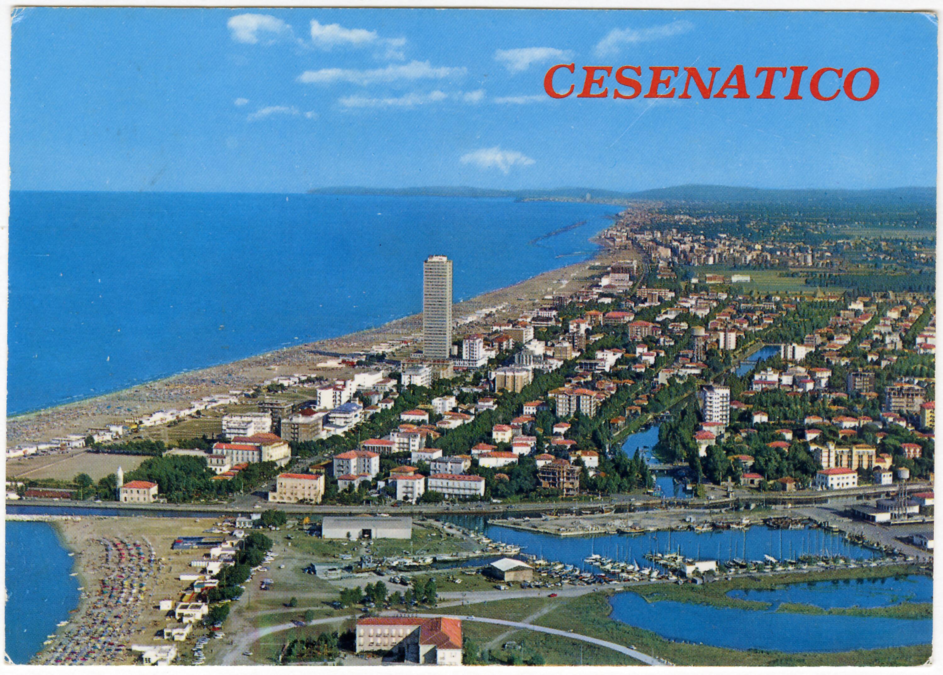 Ansichtspostkarte, Cesenatico (Italien), Gesamtansicht aus der Luft ...