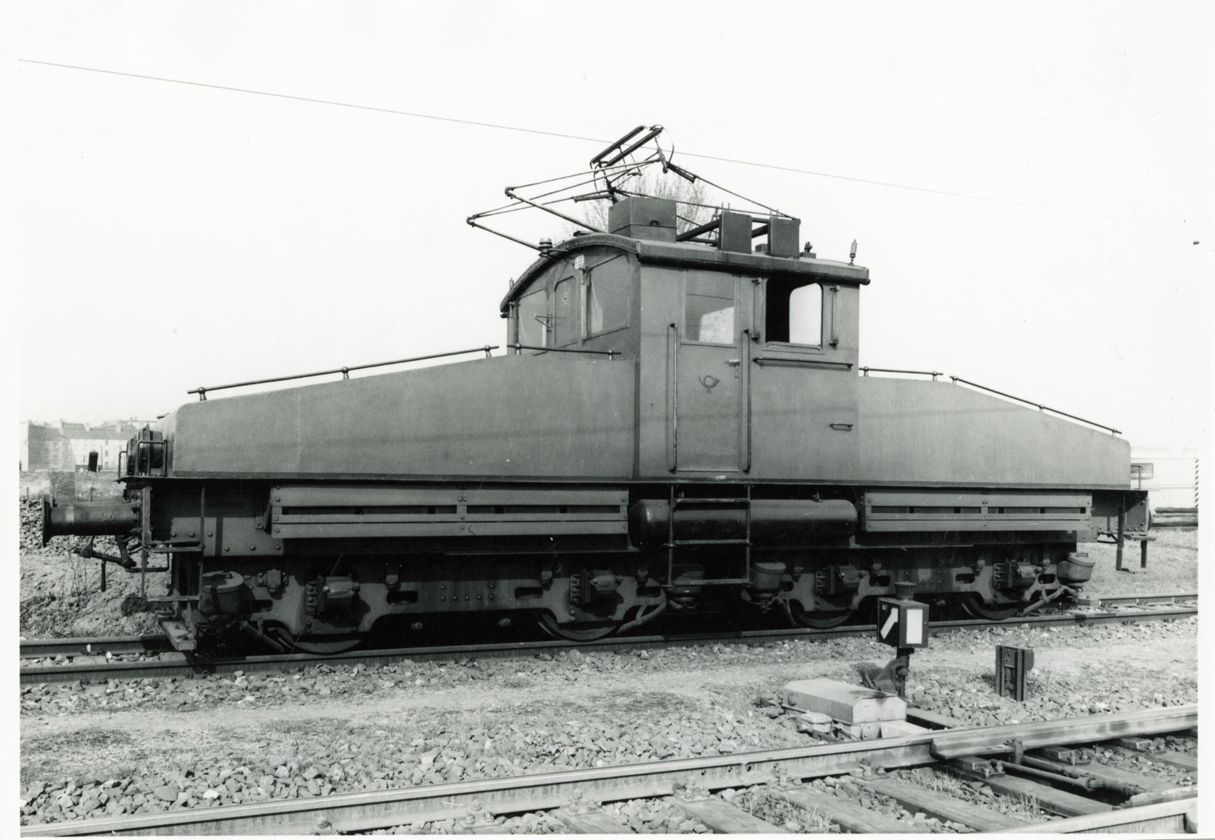 Fotografie. Elektrolokomotive, Typ V 60, der Deutschen Bundespost im ...