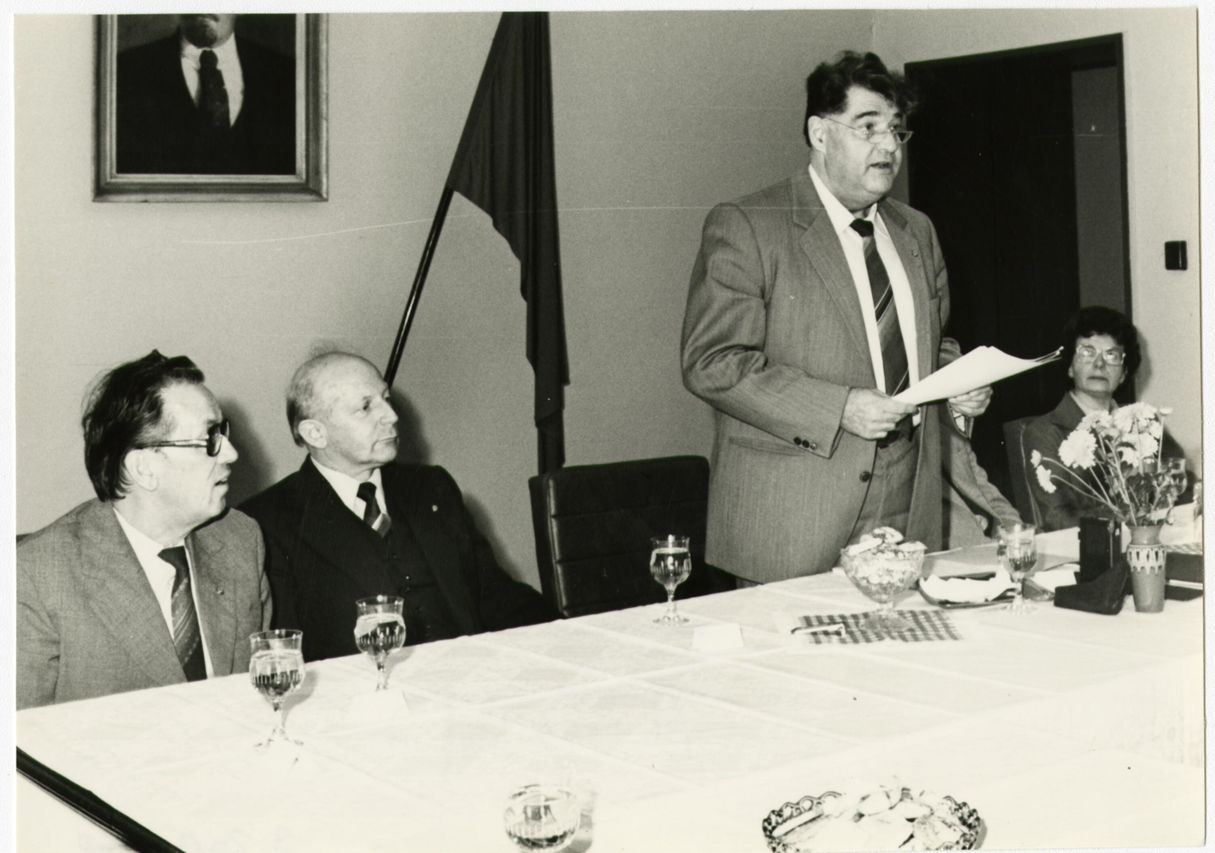 Fotografie. Staatssekretär Dr. Manfred Calov bei einer Rede auf dem ...
